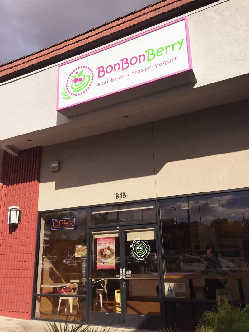 On the Grid : Bon Bon Berry Acai Bowl Frozen Yogurt
