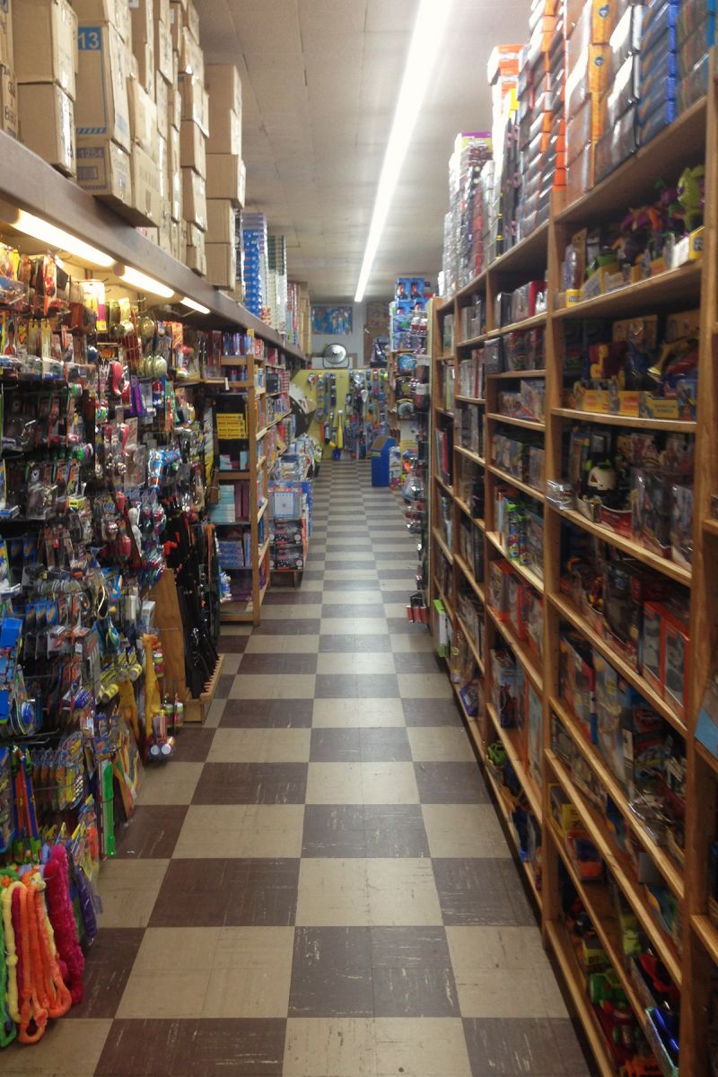 On the Grid : Richards Variety Store