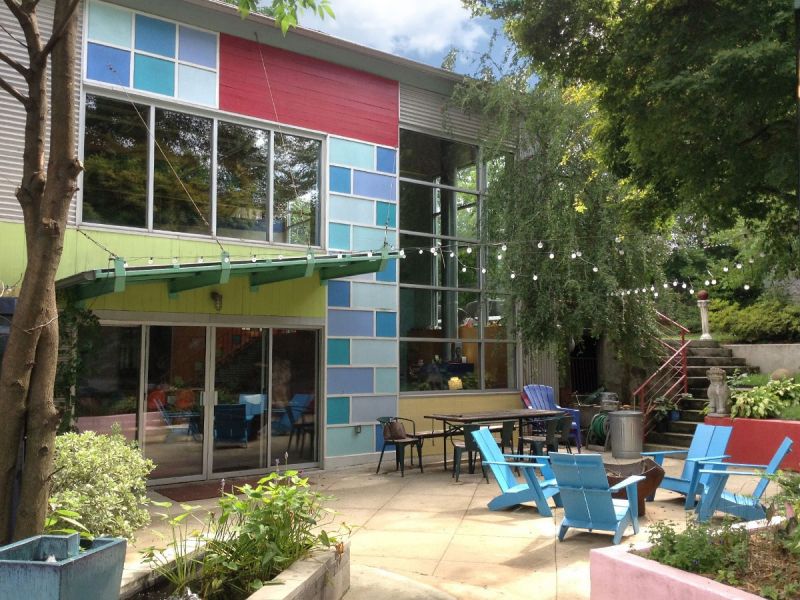 On the Grid : Urban Oasis Bed & Breakfast