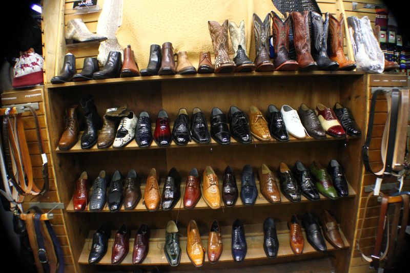 On the Grid : Friedman's Shoes