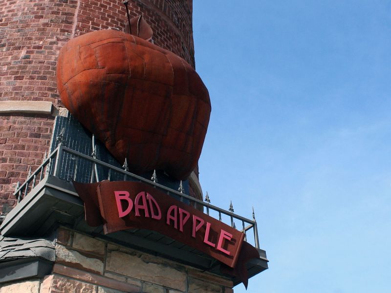 On the Grid : Bad Apple