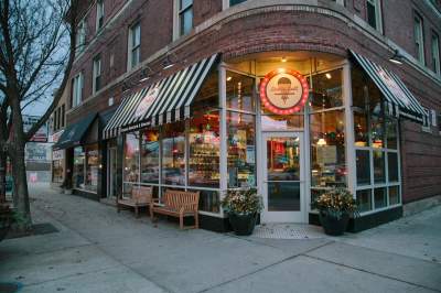 On the Grid : Lickity Split Frozen Custard & Sweets
