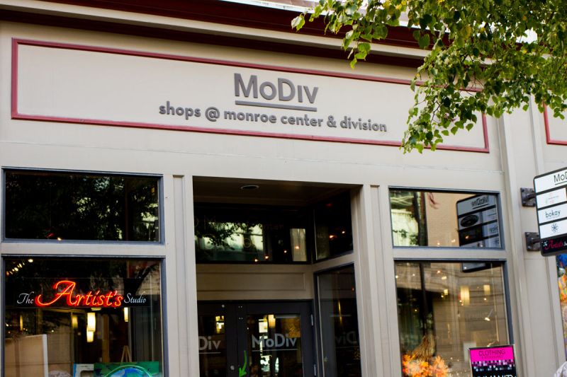 On the Grid : The Artist's Studio at MoDiv