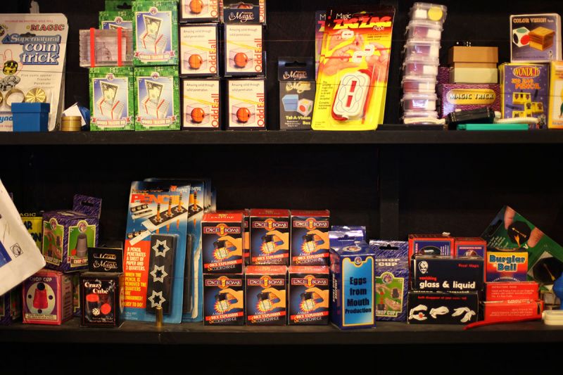 On the Grid : International Magic Shop