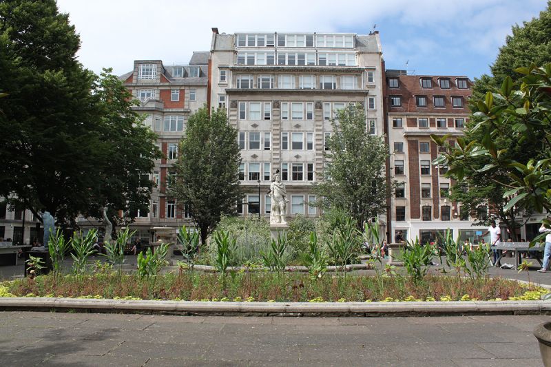 On the Grid : Golden Square
