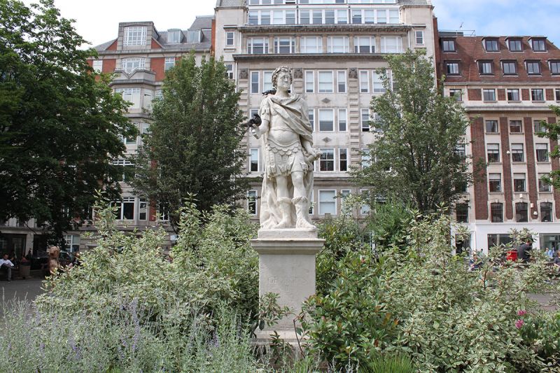 On the Grid : Golden Square