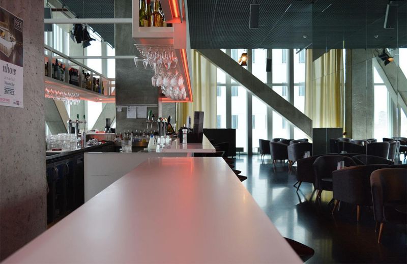 On the Grid : Nhow bar